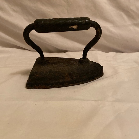 Source Unknown | Other | Antique Cast Iron 6 Sad Iron | Poshmark